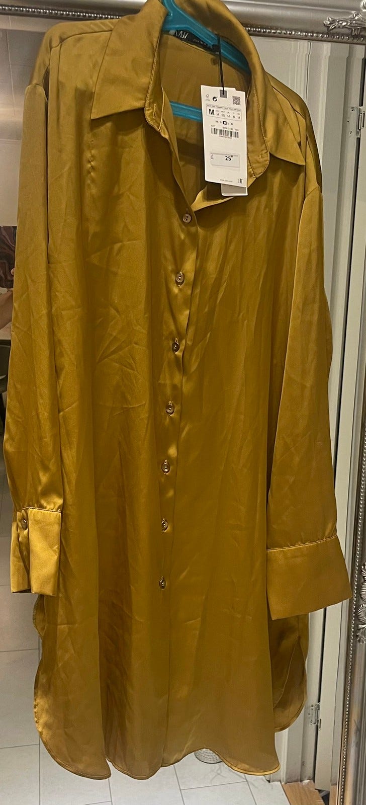 Oliven farge i silk -skjorte | FINN-torget