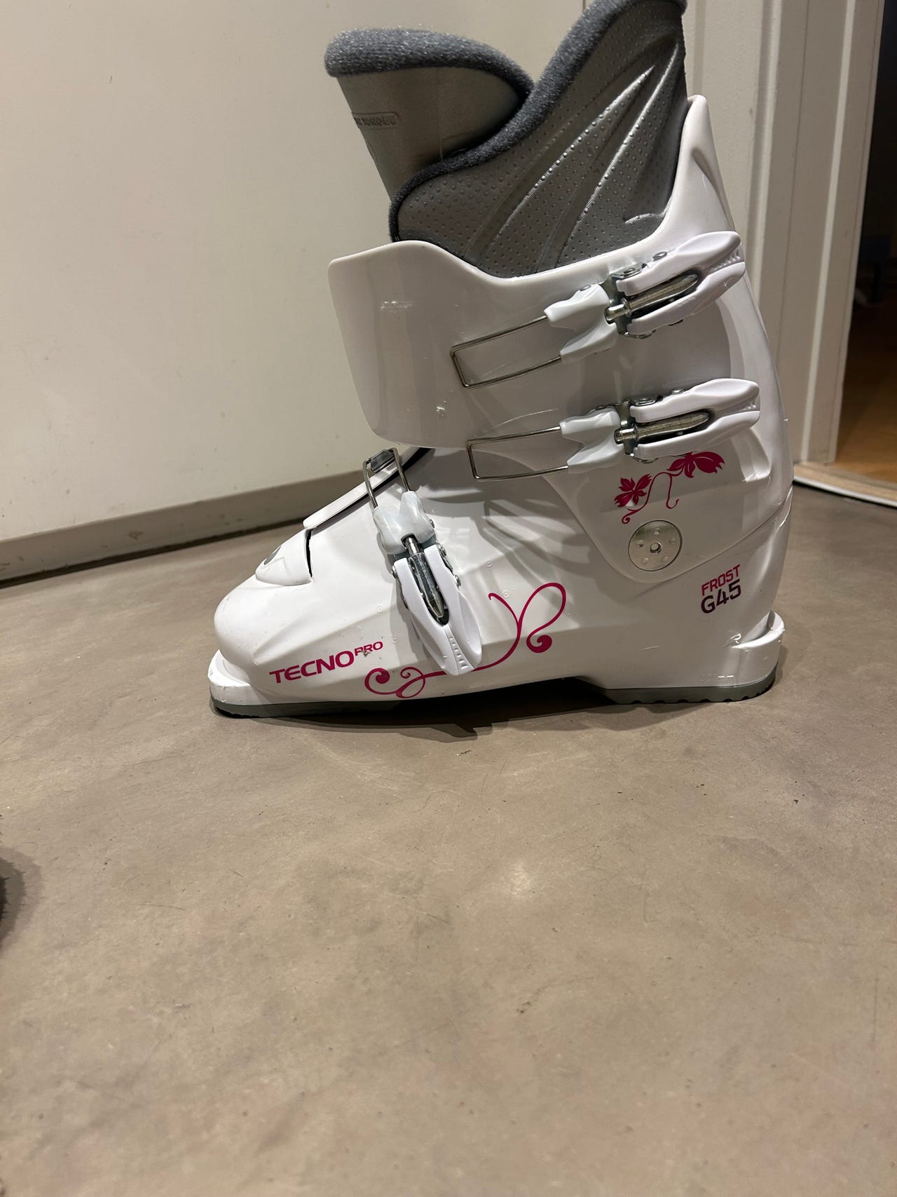 Techno pro alpinstøvel str 40,5-41. 260-265mm | FINN-torget