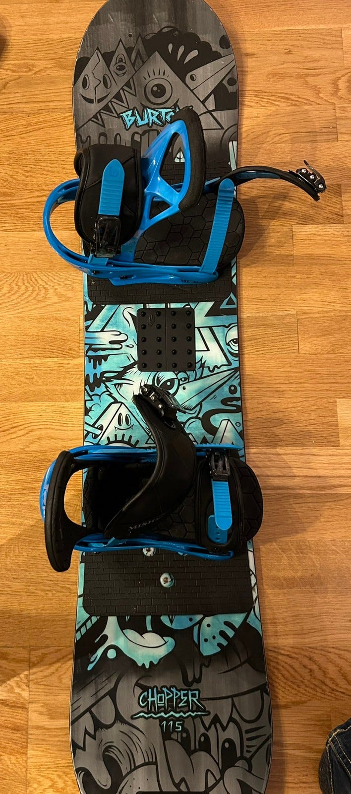 Burton snowboard 115 og Burton snowboardsko 34 | FINN-torget