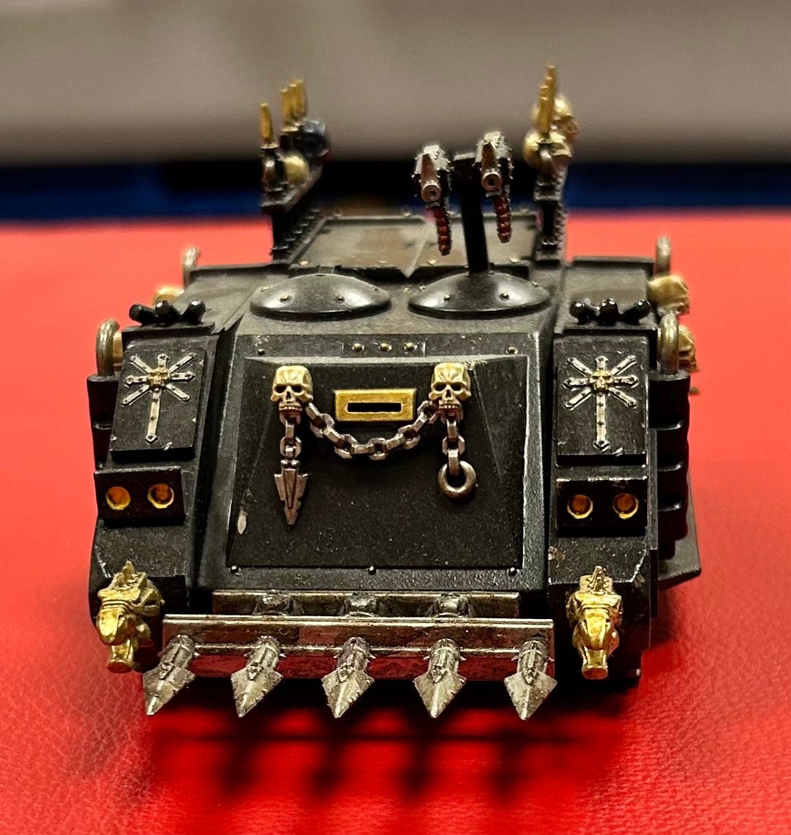 Rhino (eldre versjon) - Chaos Space Marines / Black Legion - Warhammer ...
