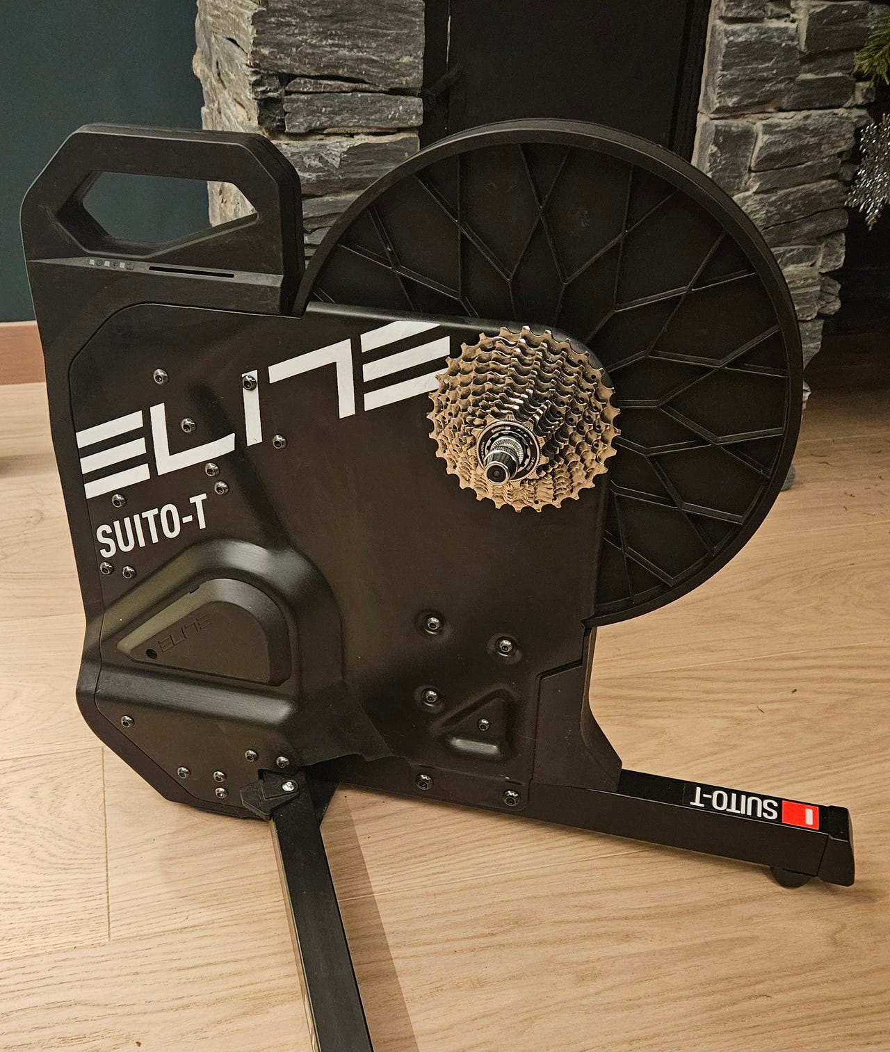 Elite Suito-T interaktiv sykkelrulle m/shimano kassett | FINN-torget