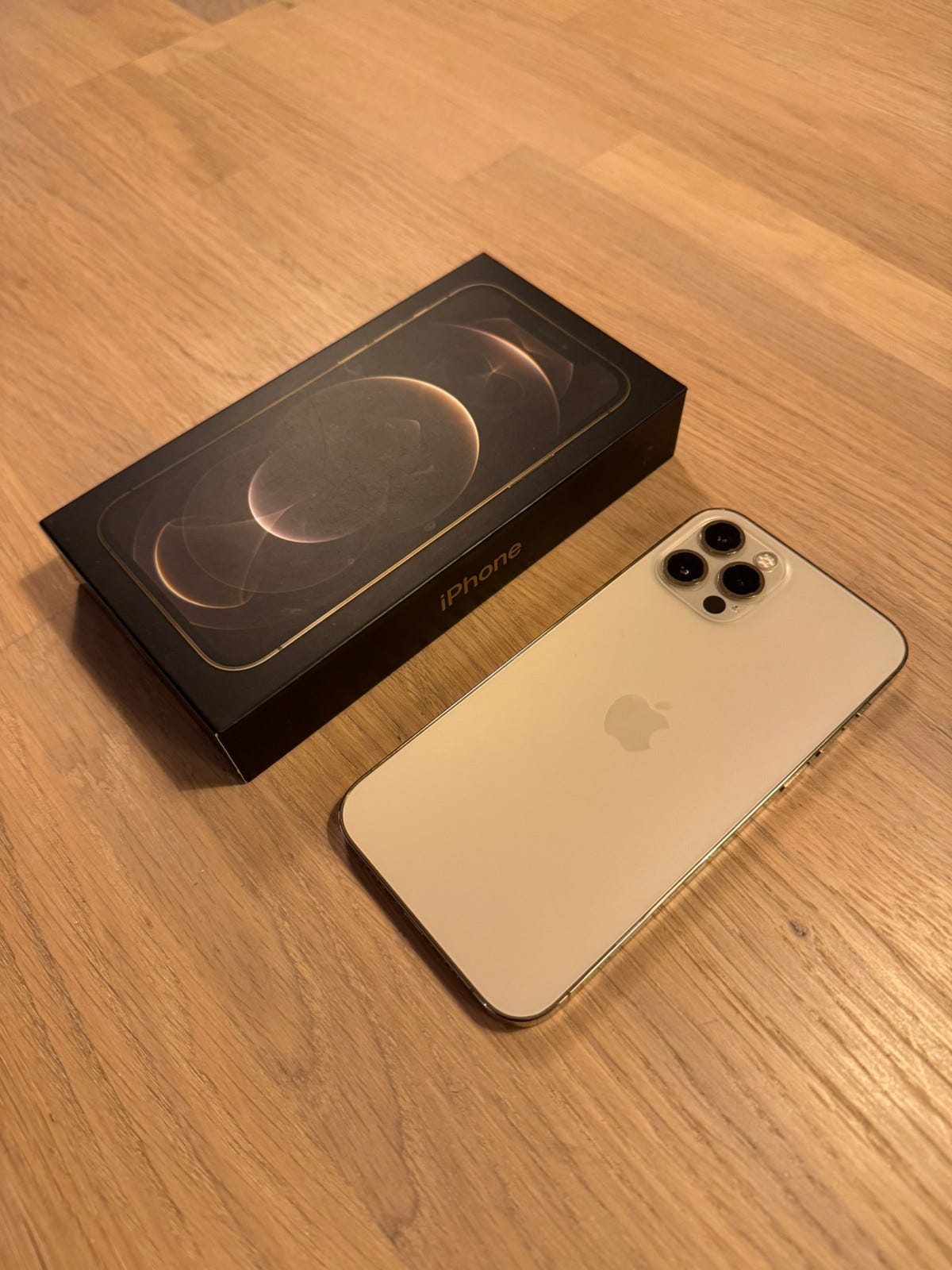 iPhone 12 Pro Gull | FINN-torget