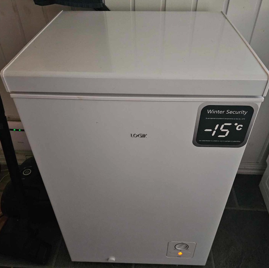 Billig mellomstor LOGIK fryser selges | FINN-torget
