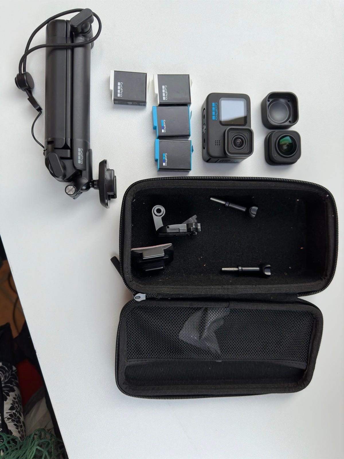 GoPro HERO 10 Black selges med ekstra linse og batterier | FINN-torget