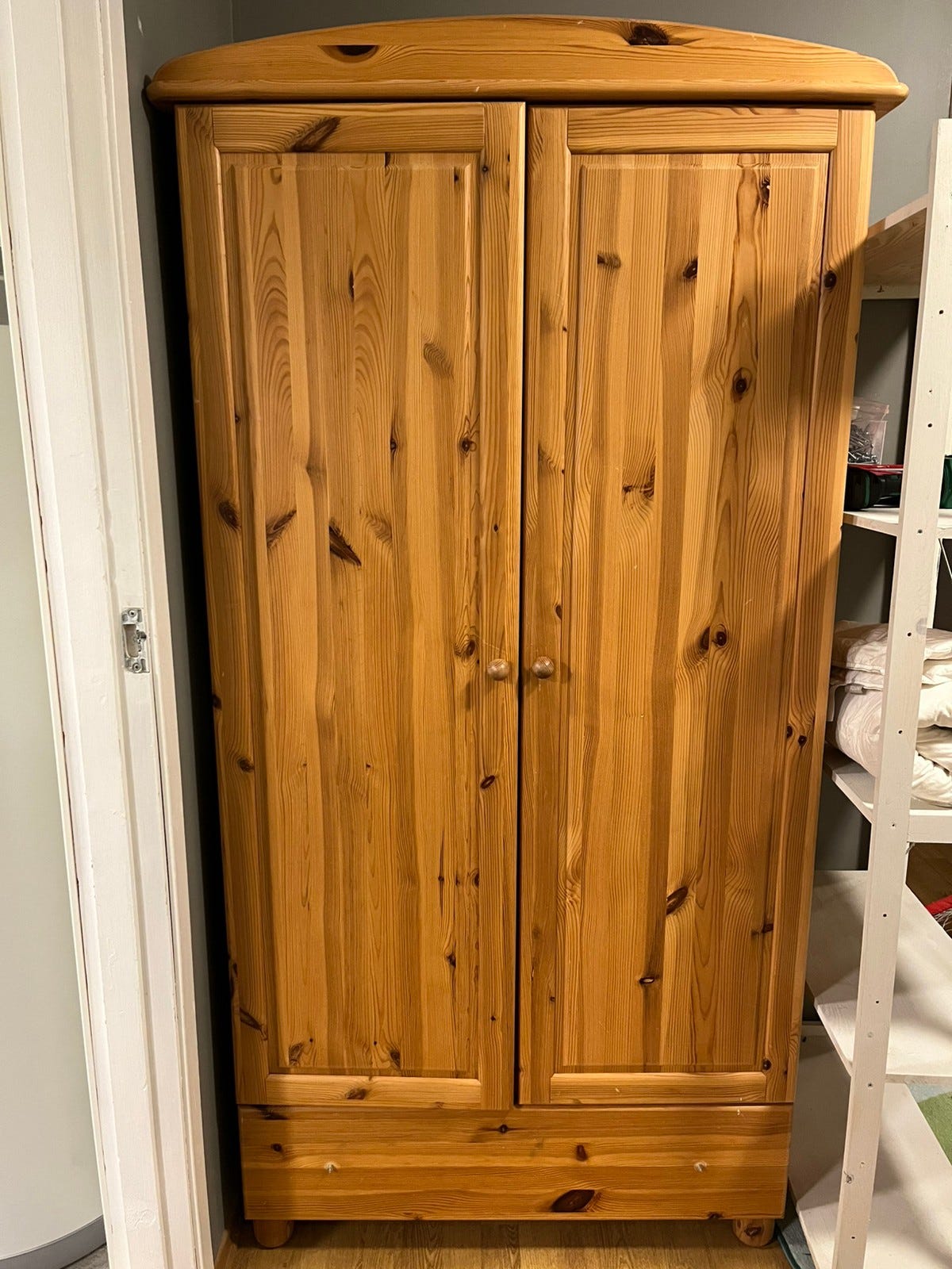 Klesskap i tre | FINN-torget