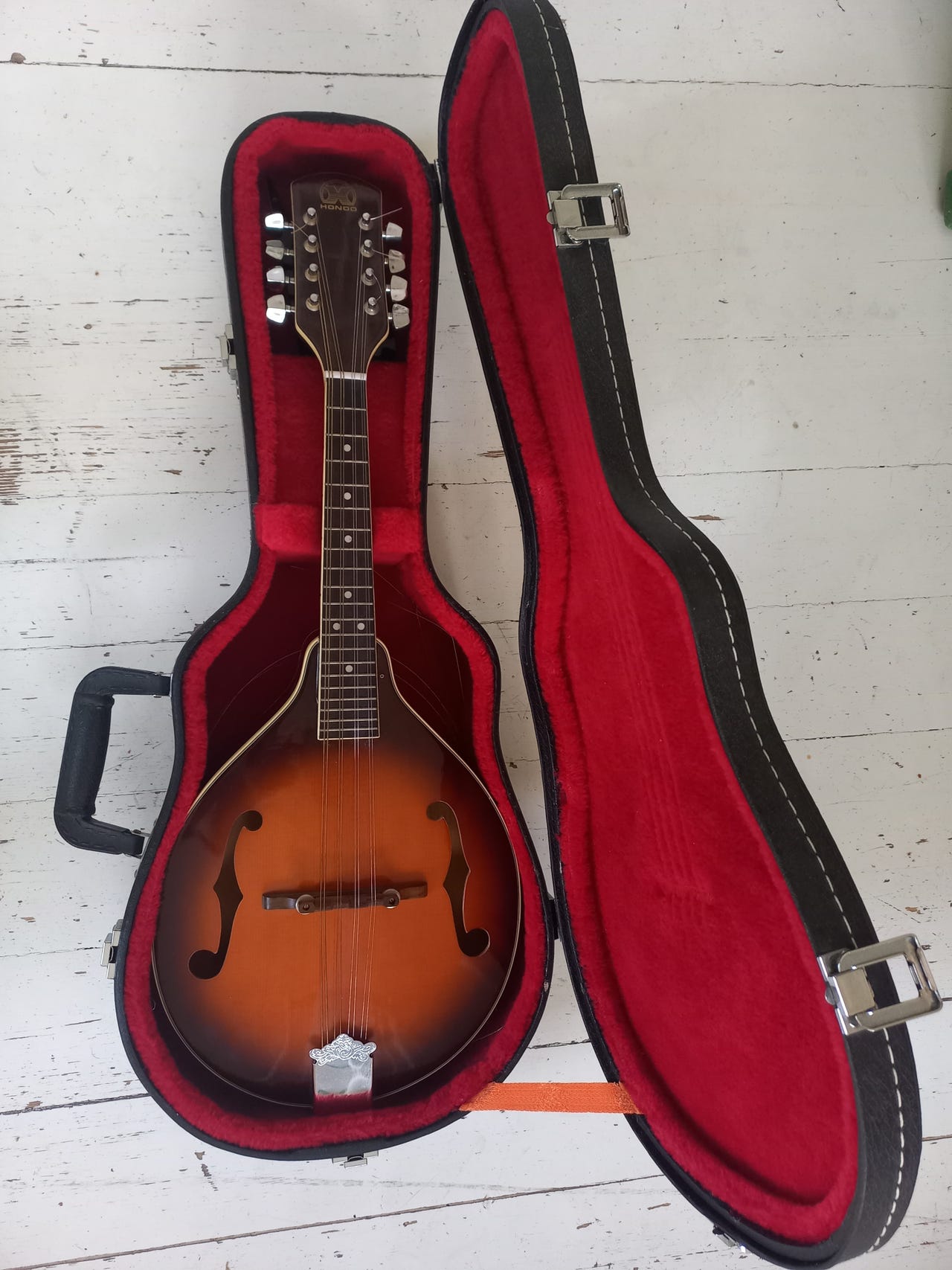 Hondo mandolin til salgs | FINN-torget