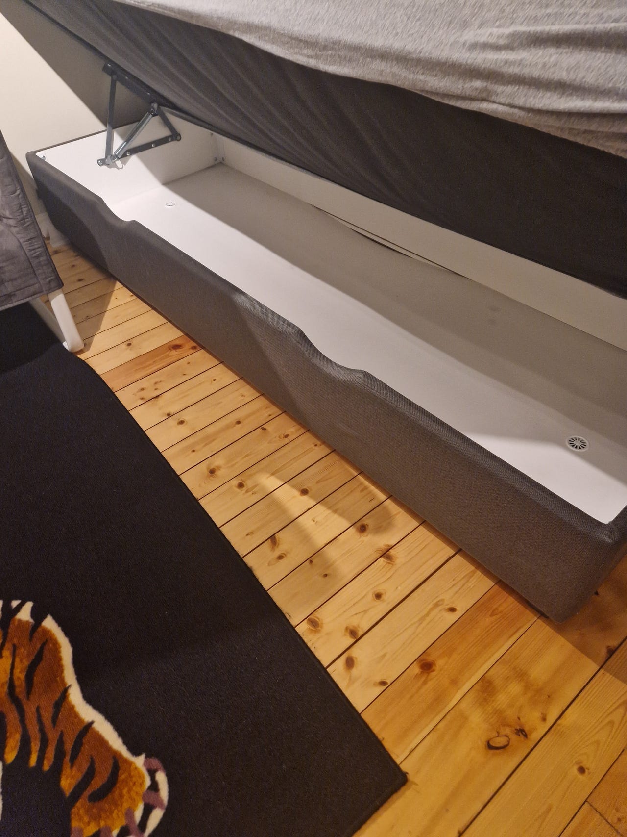 Praktisk seng 75x200 | FINN-torget
