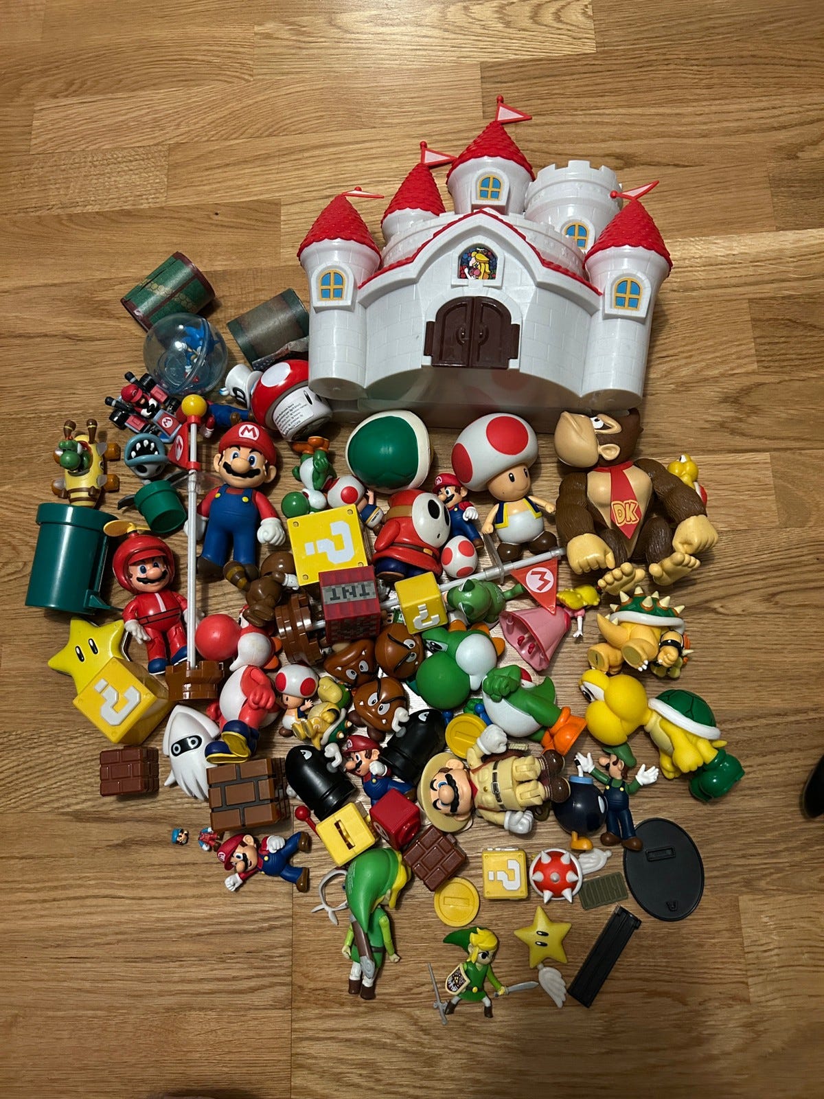 Super Mario - slott og figurer | FINN-torget