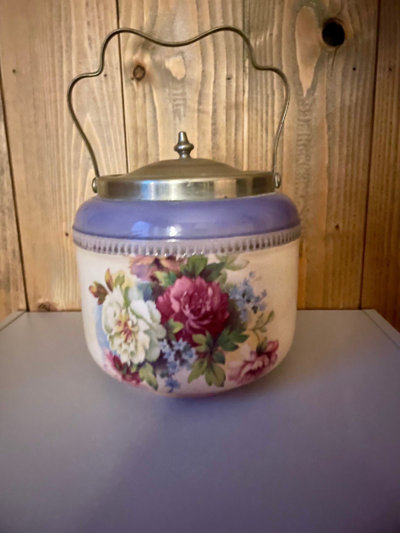 Engelsk porselen kjeksboks | FINN-torget