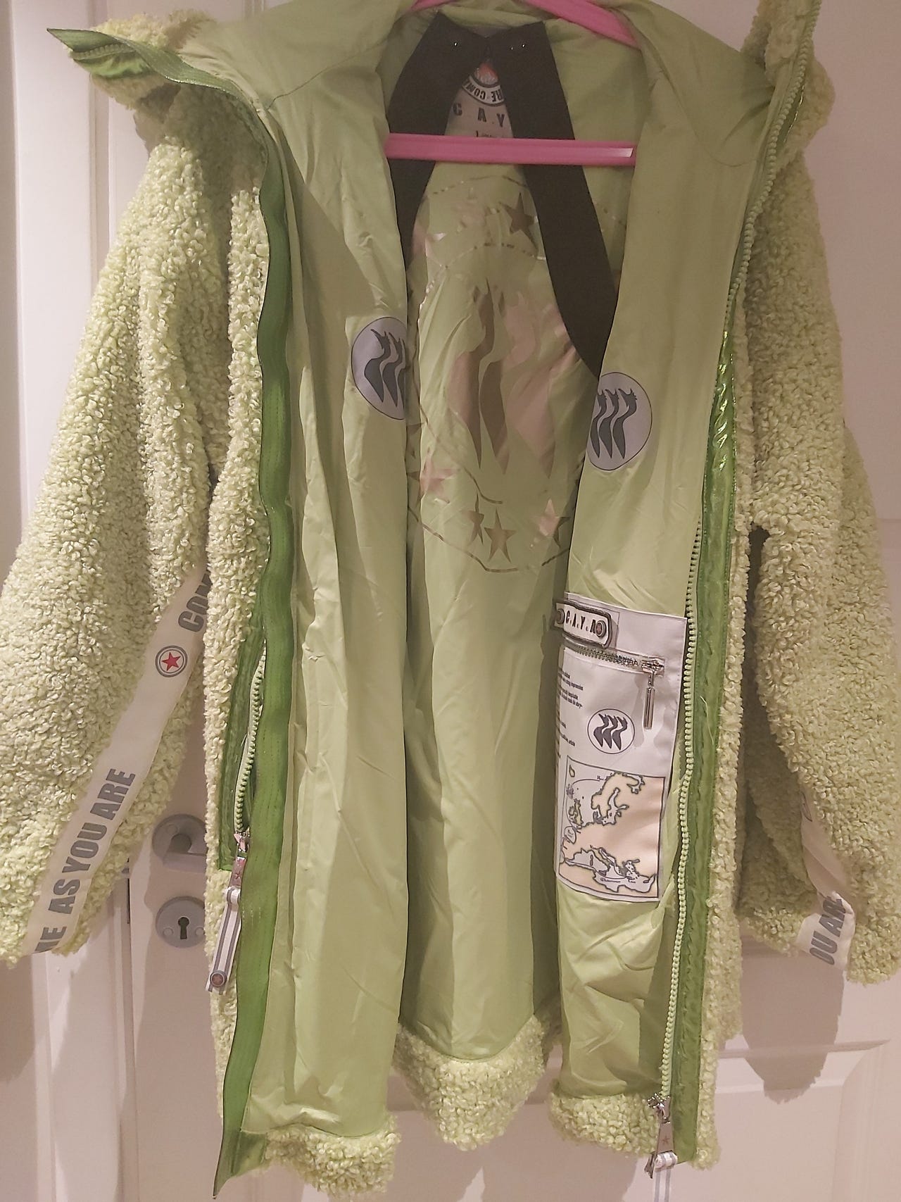 Jakke ,merke Come as you are ,,caya.Selges.Det er brukt en gang. | FINN ...