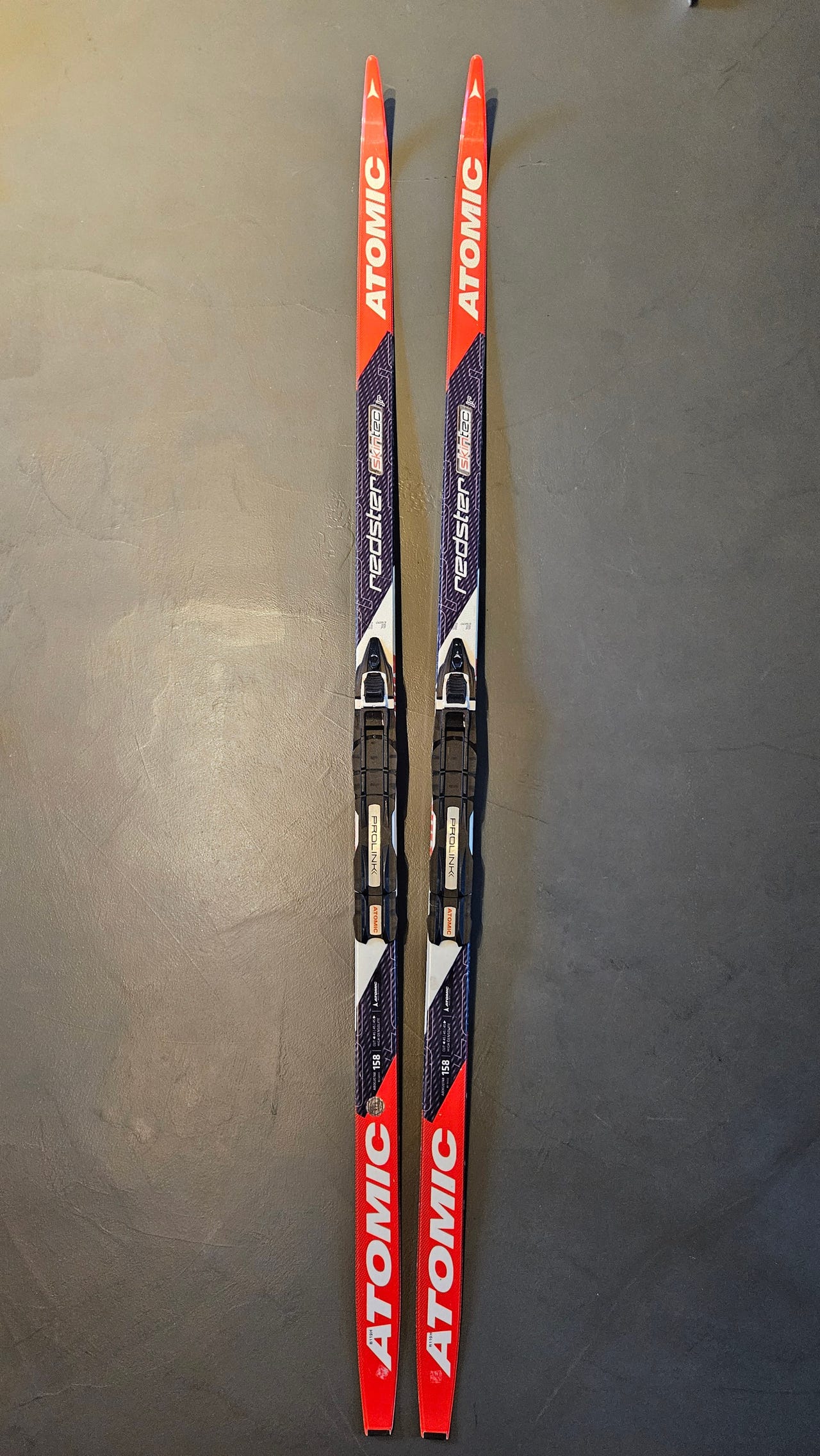 Atomic Redster Skintec jr 158 cm felleski med Atomic Prolink bindinger | FINN-torget