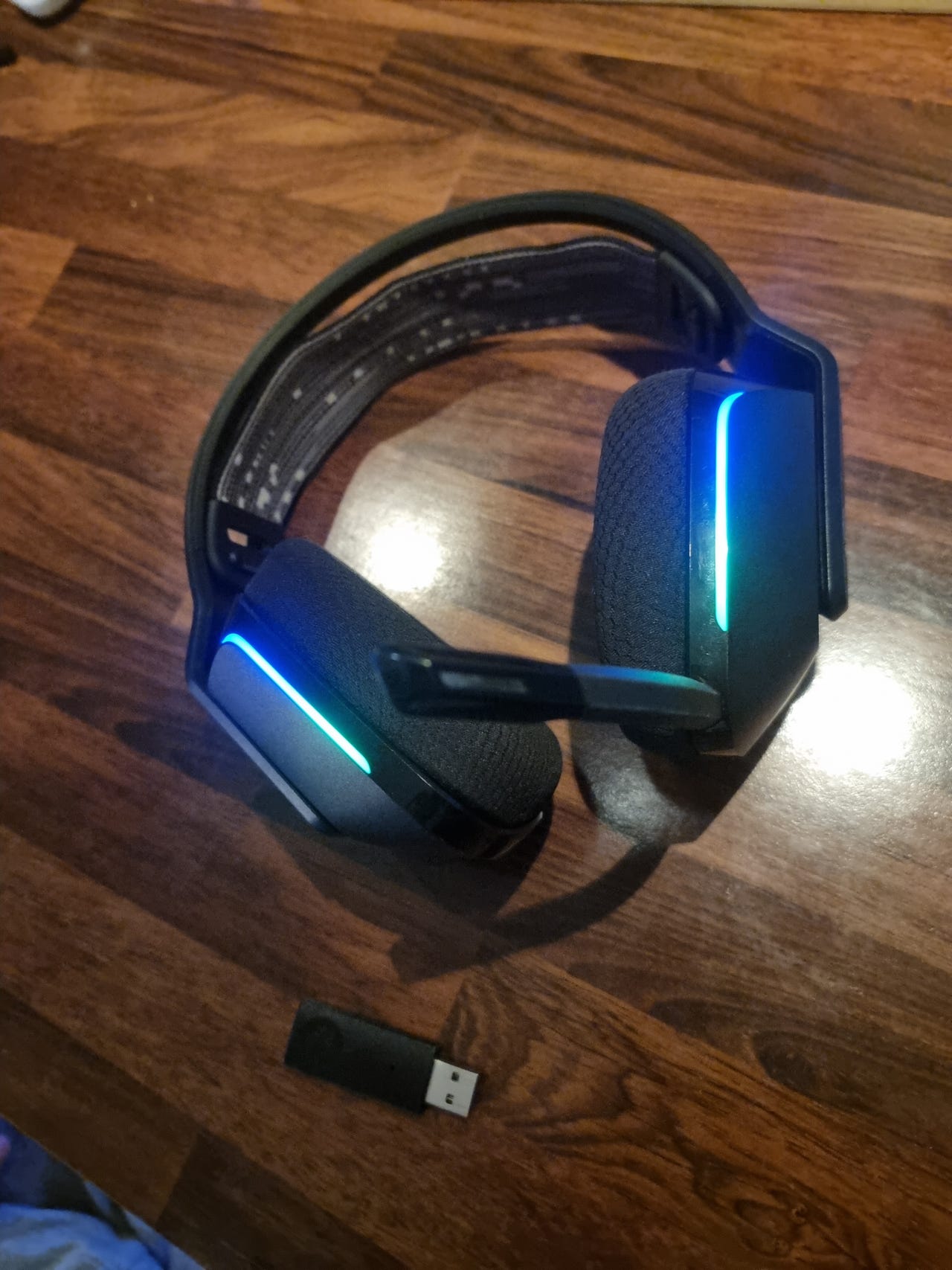 Logitech G733 headset | FINN-torget