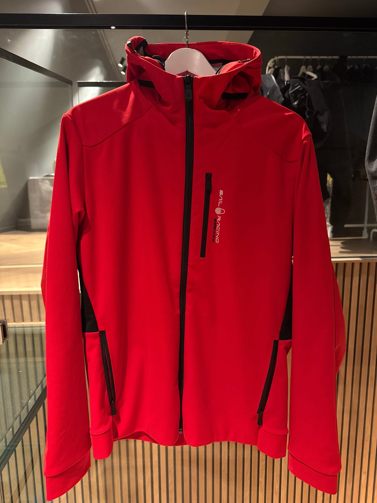 Sail Racing Antarctica shell hood med goretex infinium selges billig ...