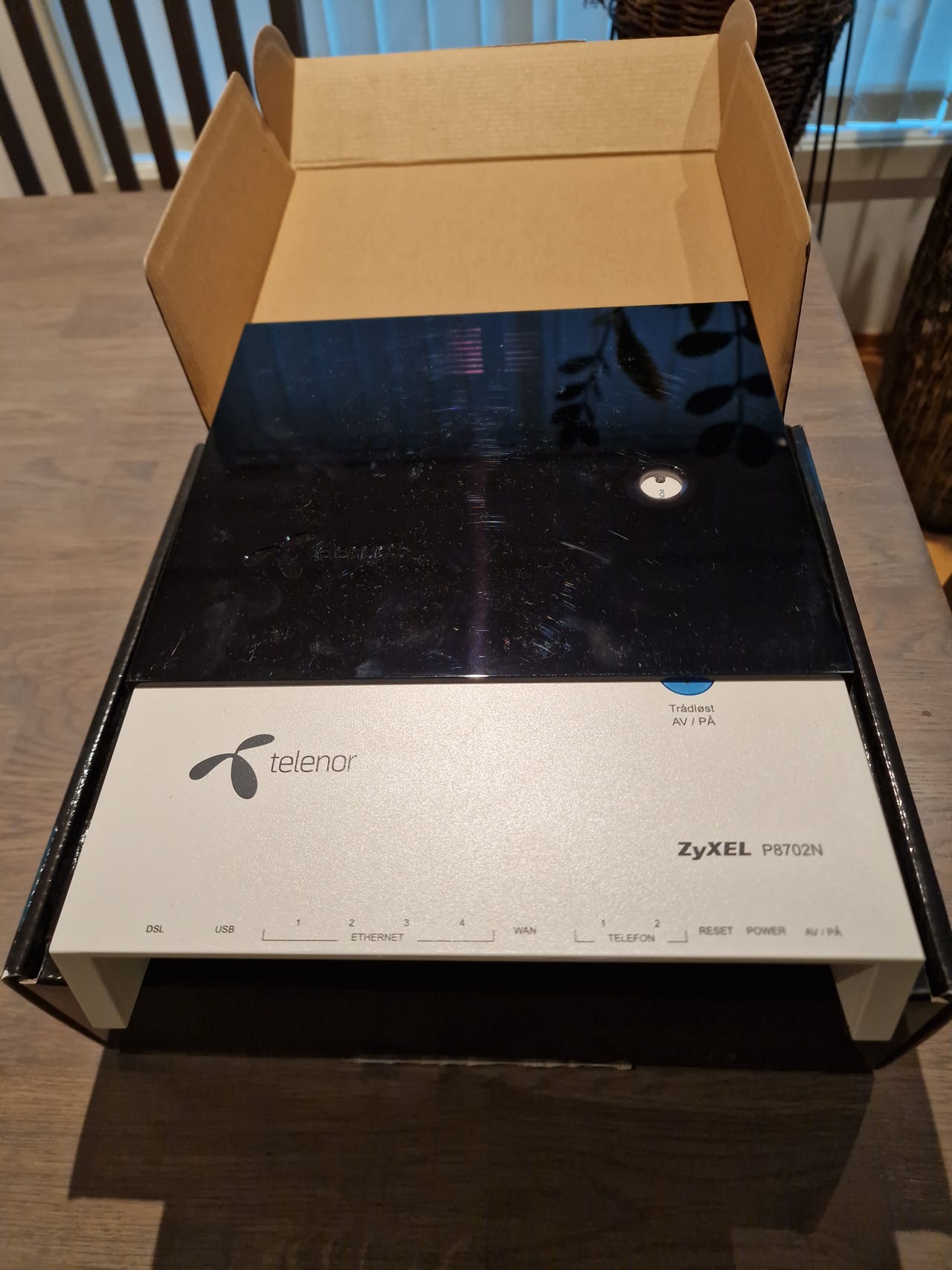 Router Telenor ZyXEL P8702n | FINN-torget