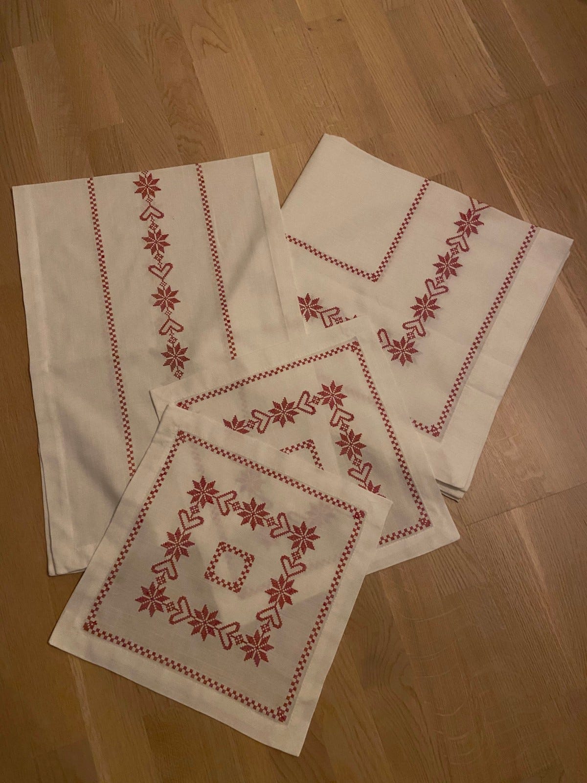 Juleduker | FINN-torget