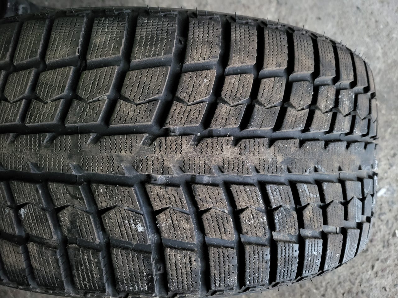 Dekk/vinterdekk/245/40R19 | FINN-torget