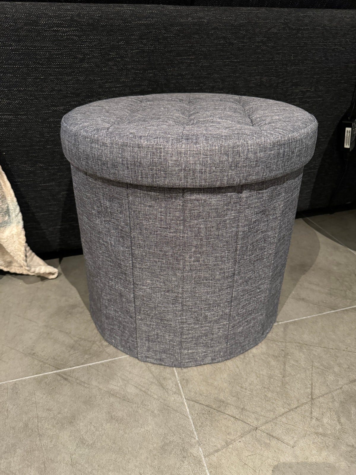 Puff med oppbevaringsmuligheter | FINN-torget