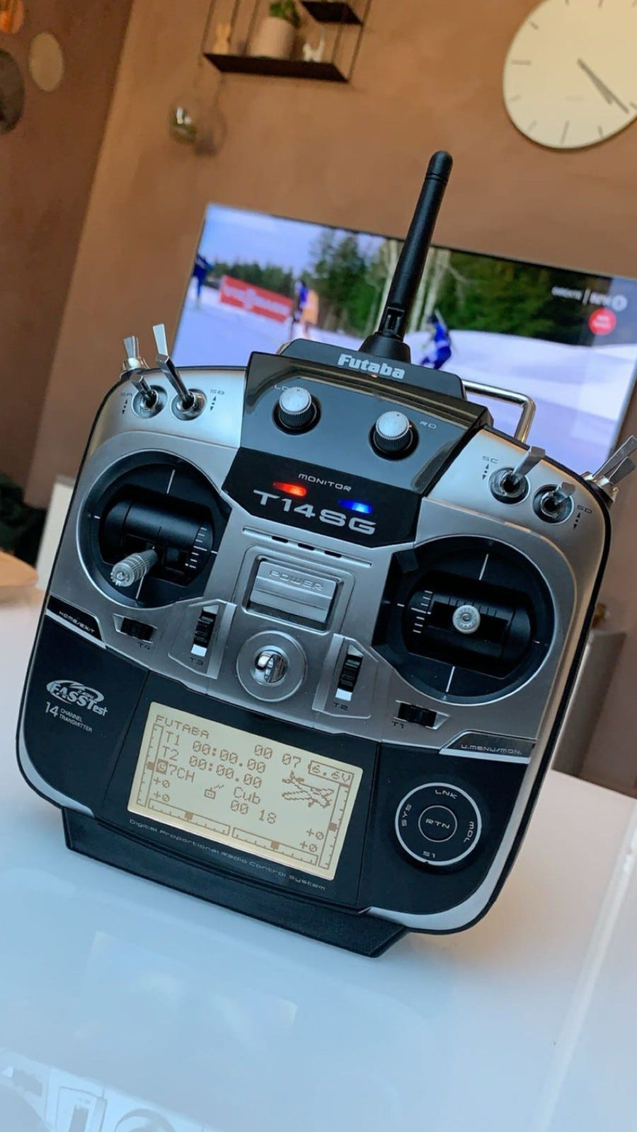 Futaba T14SG FASSTest 2,4 ghz med mottaker og life batt | FINN-torget