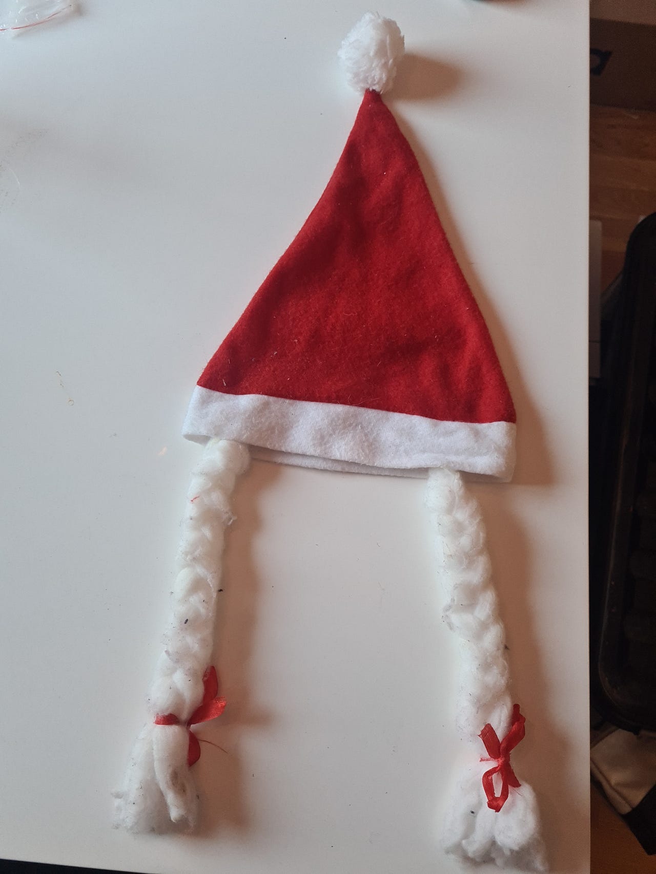 Nisselue m/fletter til barn som trenger det | FINN-torget