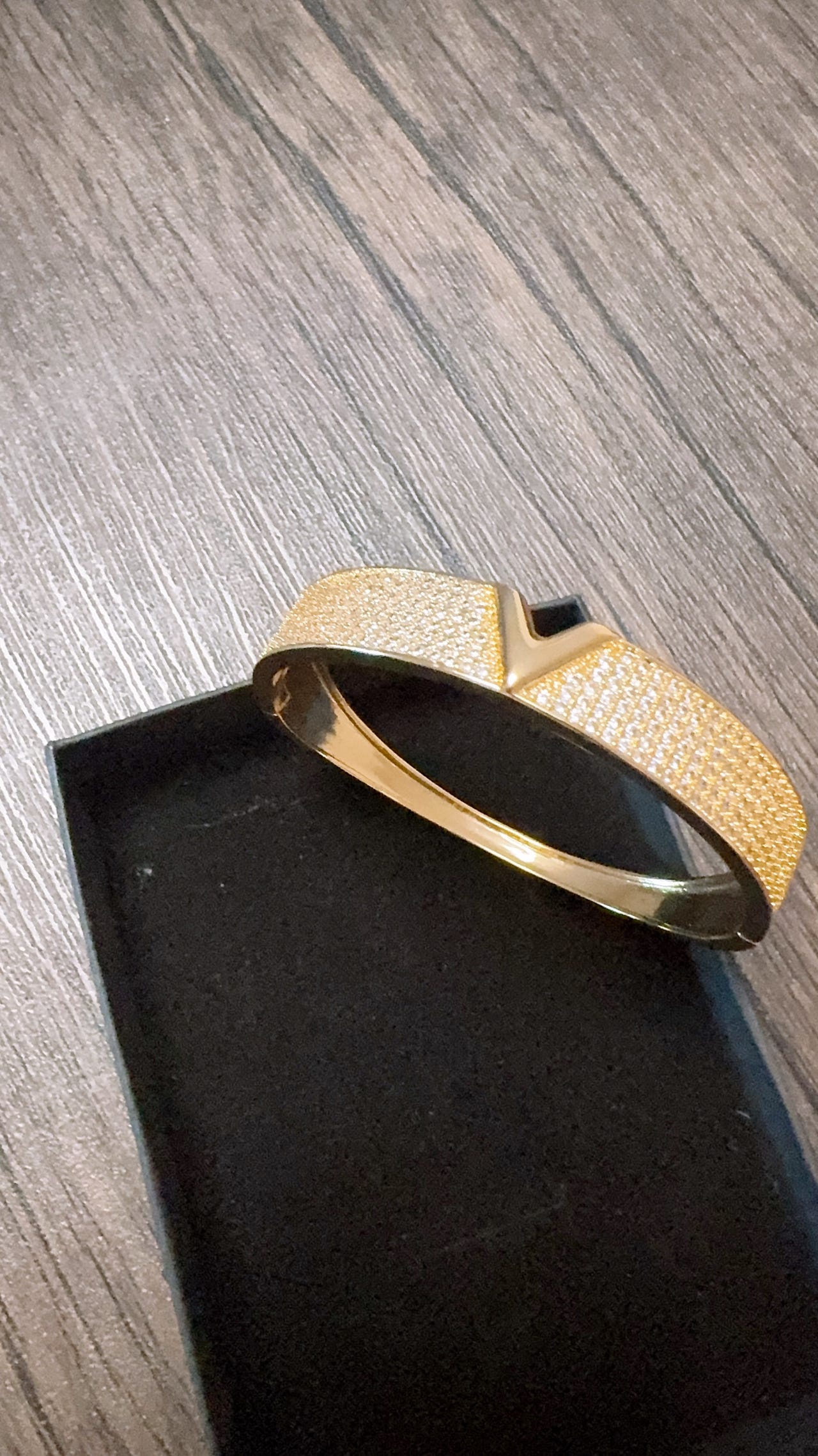 Stilig armbånd | FINN-torget