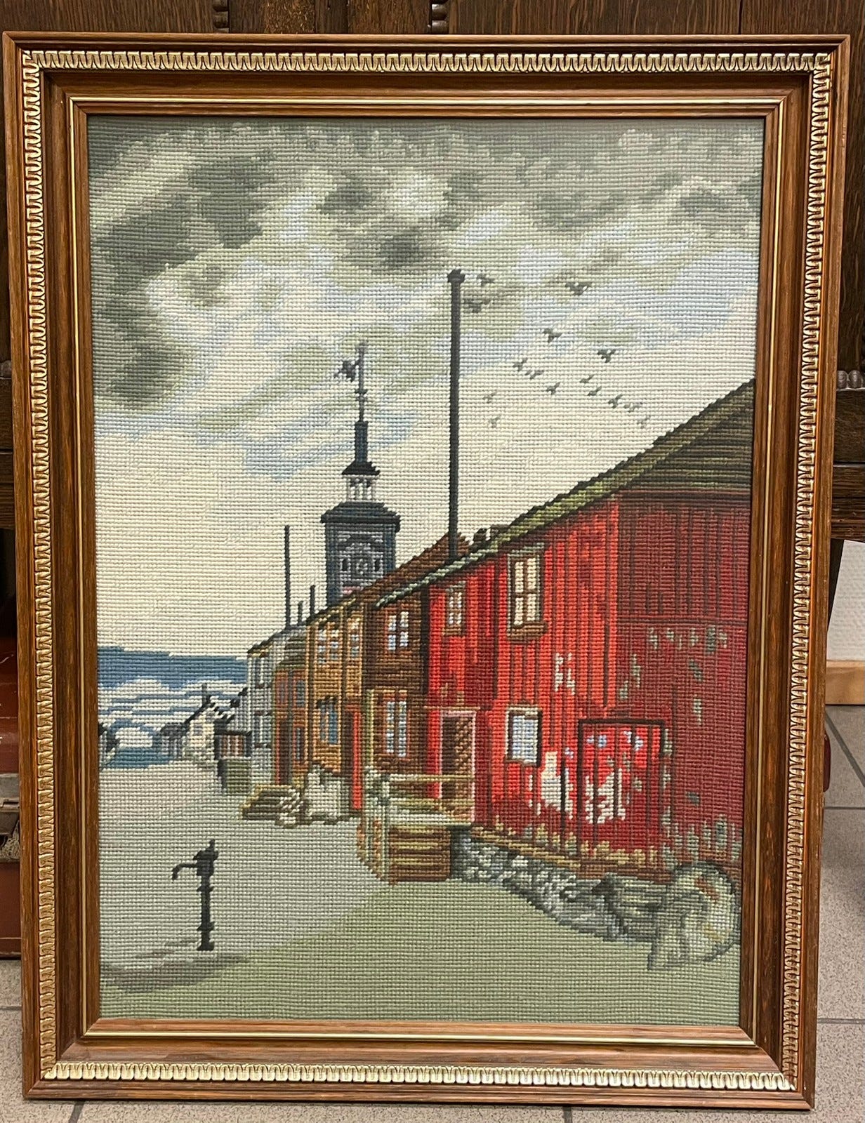 NY PRIS Broderi av Kjerkgata i Røros innrammet | FINN-torget