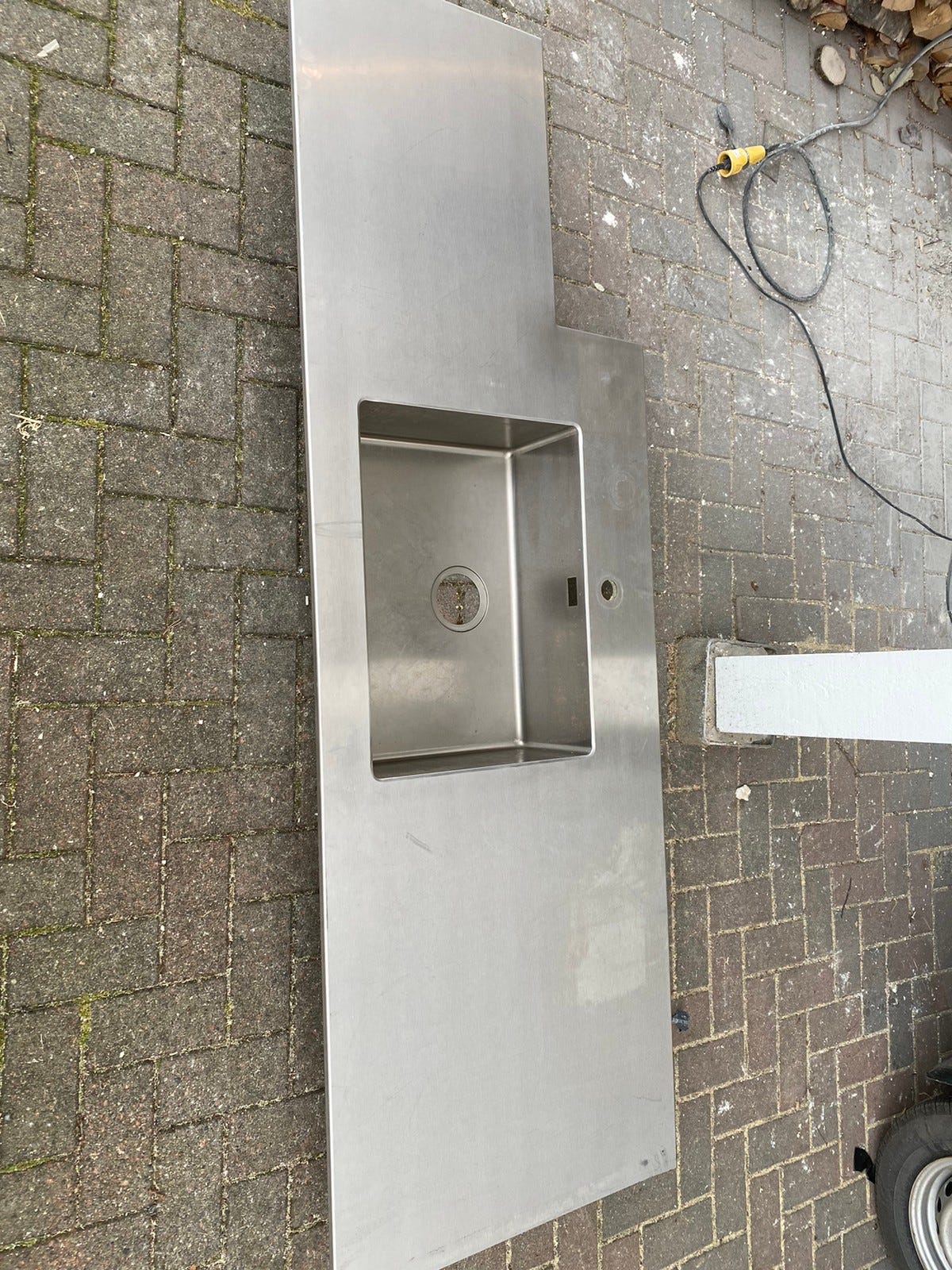 Rustfri benk med vask | FINN-torget