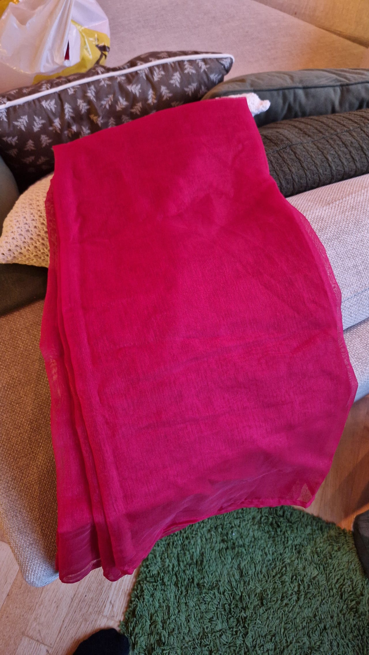 7 lengder røde gardiner! | FINN-torget