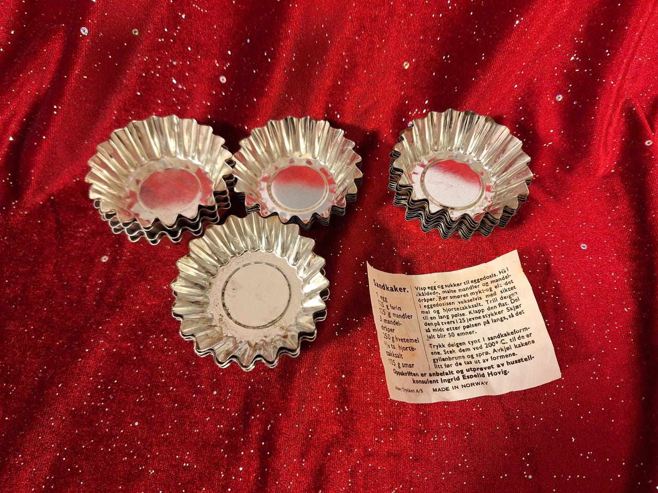 Sandkakeformer i boks og med oppskrift | FINN-torget
