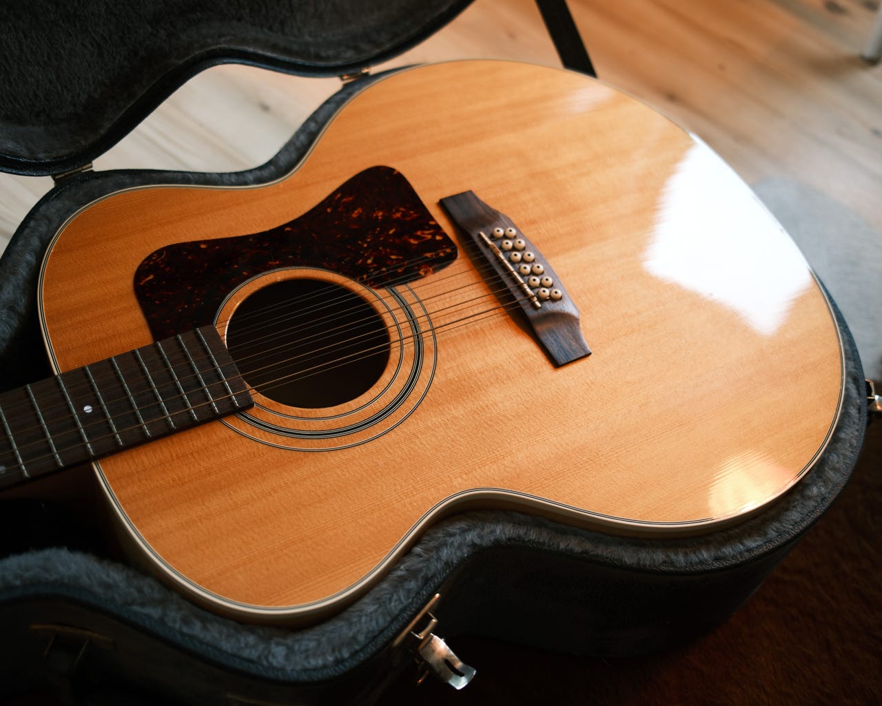 Guild JF30-12 | FINN-torget