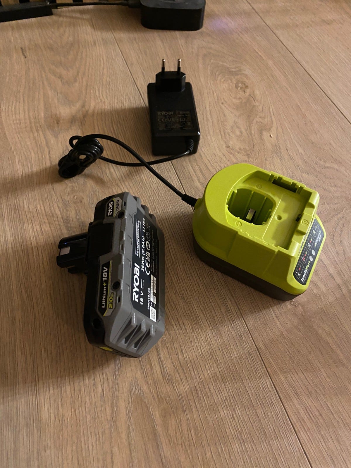 Ryobi 18v batteri med lader | FINN-torget