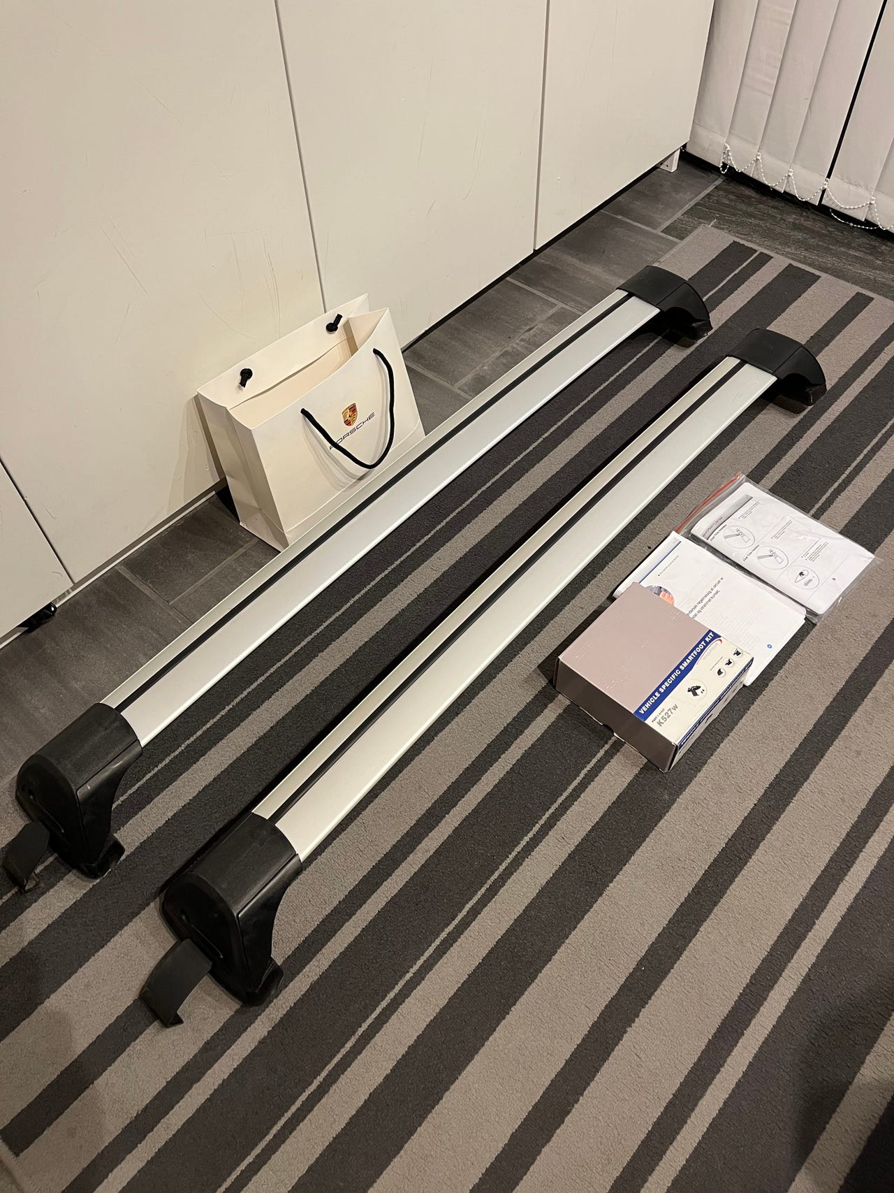 Yakima Whispbar Aero Flush Bar Takstativ - Porsche Cayenne 958 (2010 ...