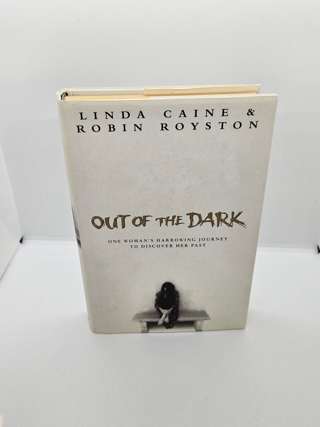 Out of the dark - Linda Caine & Robin Royston | FINN-torget