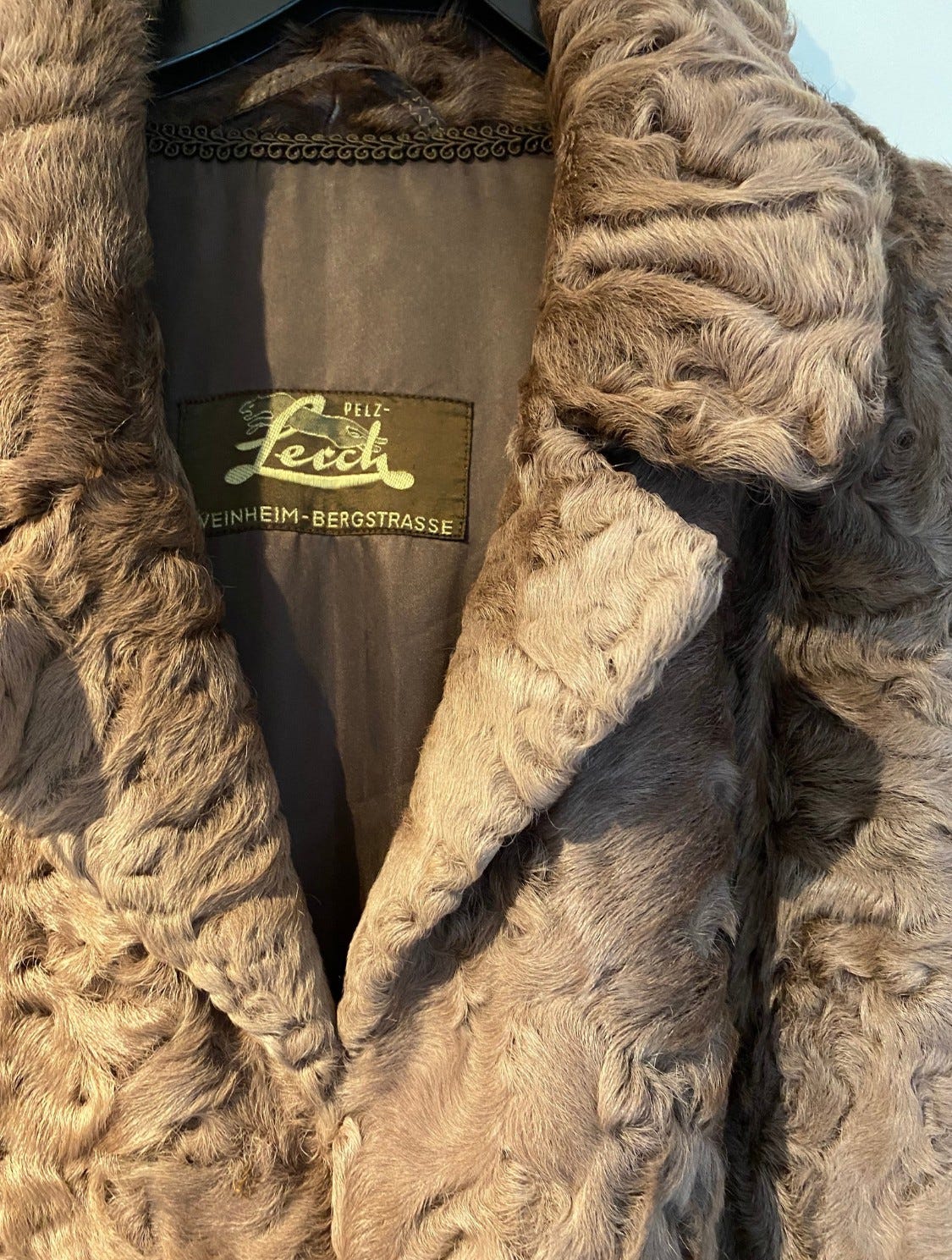 Vintage lammeskinnskåpe i nydelig brun/beige farge i str XL. | FINN-torget