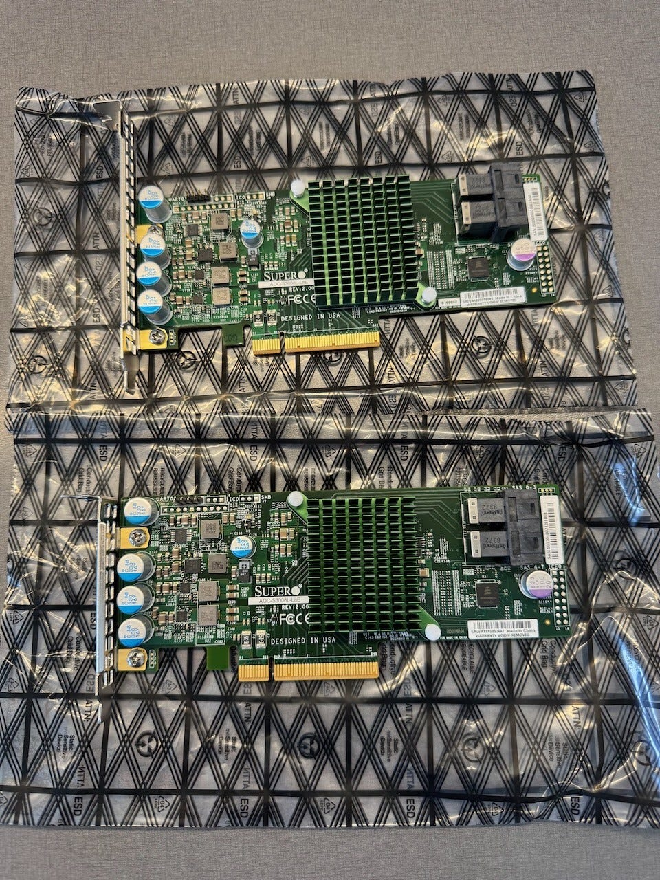 2 x Intel X540, 1 x LSI 9300-8i og 2 x Mini SAS HD til 4 x SATA | FINN ...