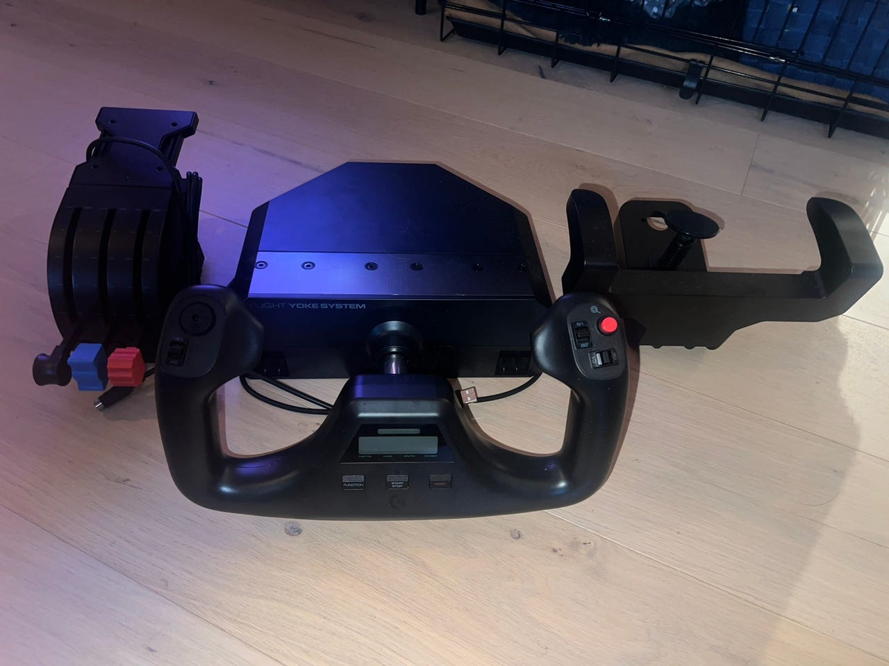 FLIGHT YOKE SYSTEM - LOGITECH | FINN-torget