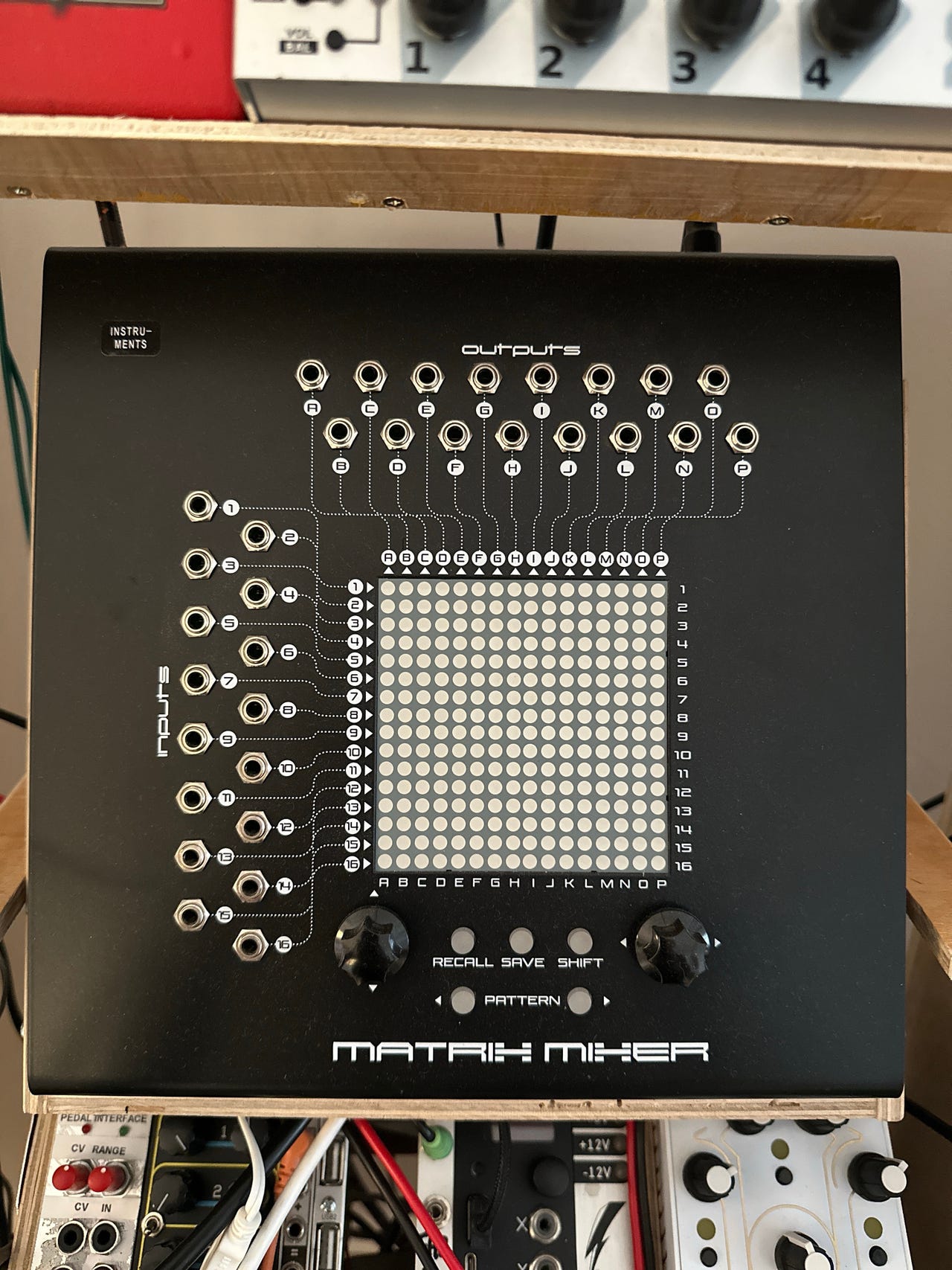 Eurorack, desktop Erica Synths Matrix Mixer. | FINN-torget