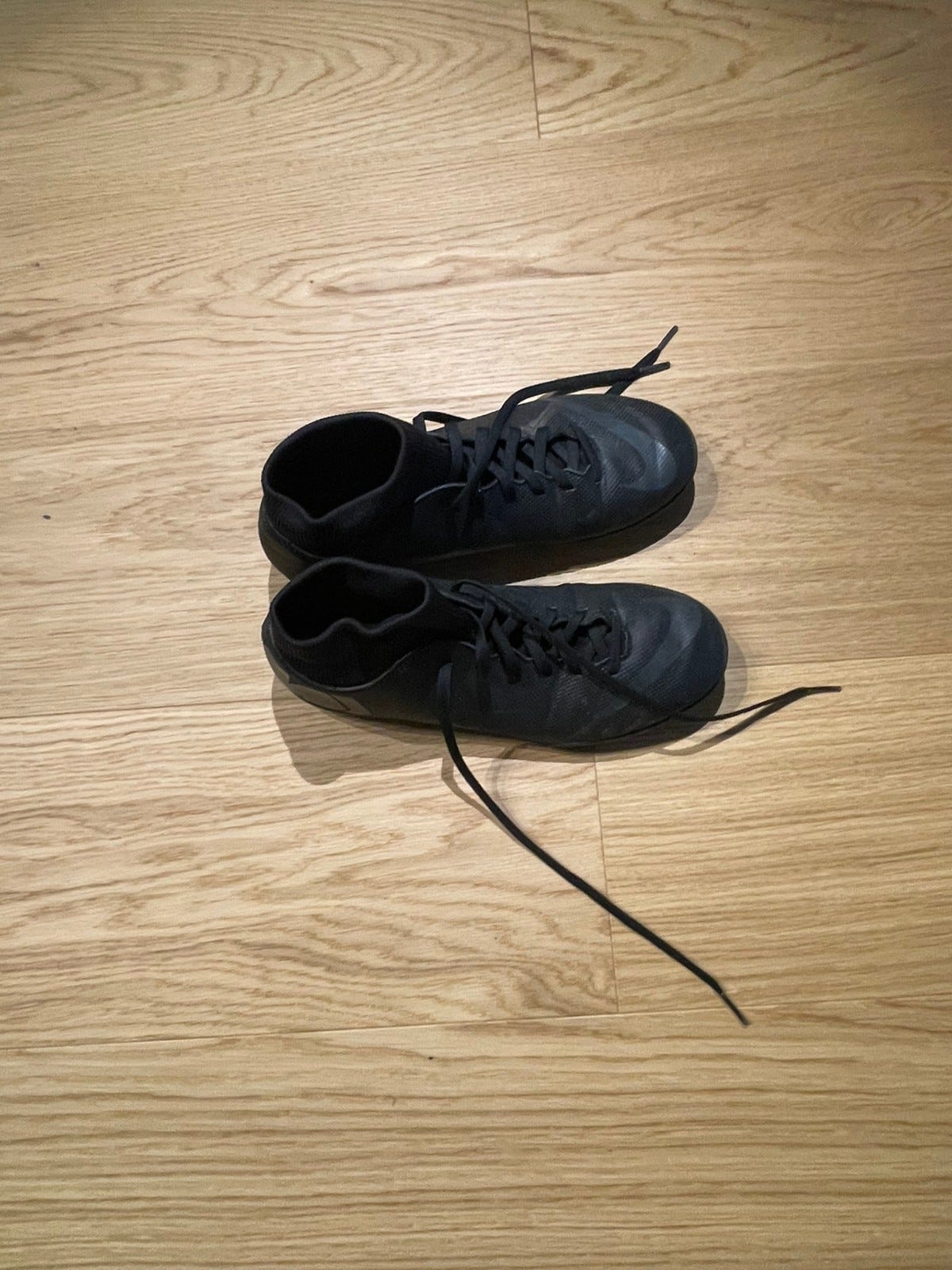 Nike fotballsko str 40 | FINN-torget