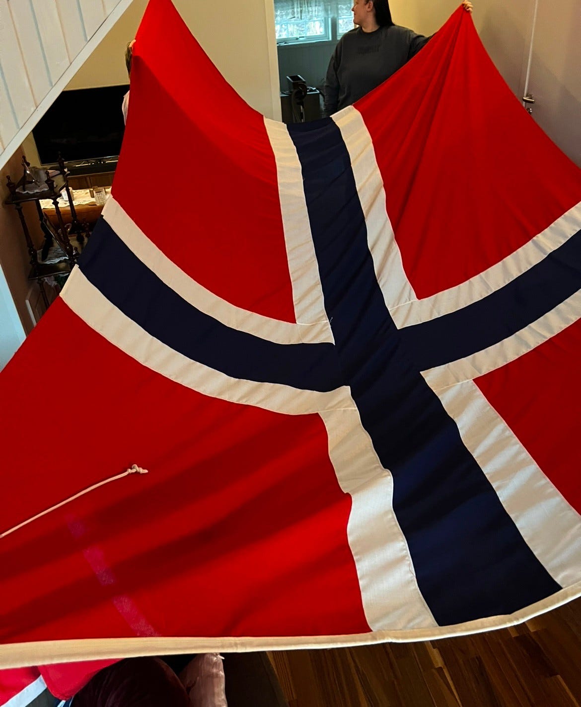 Norsk flagg fra Oslo flaggfabrikk 350cm, vimpel på kjøpet | FINN-torget