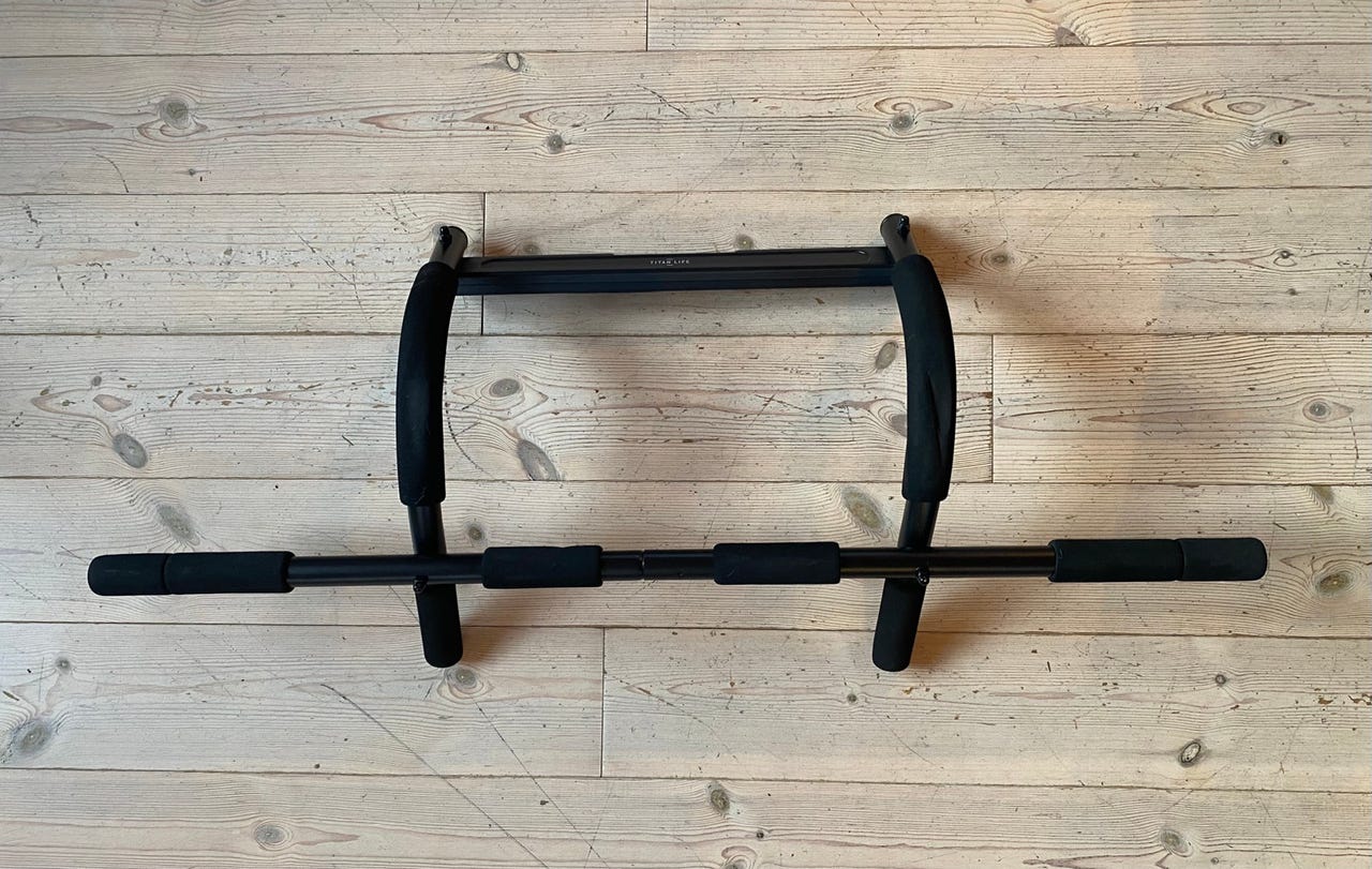 Nyttårsforsett? Pull up stang fra Titan Life | FINN-torget