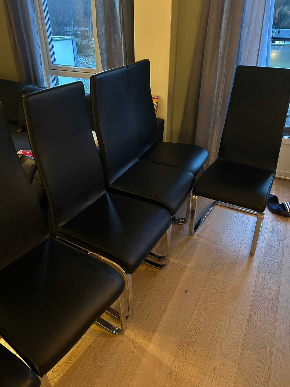 6 stk stoler gis bort | FINN-torget