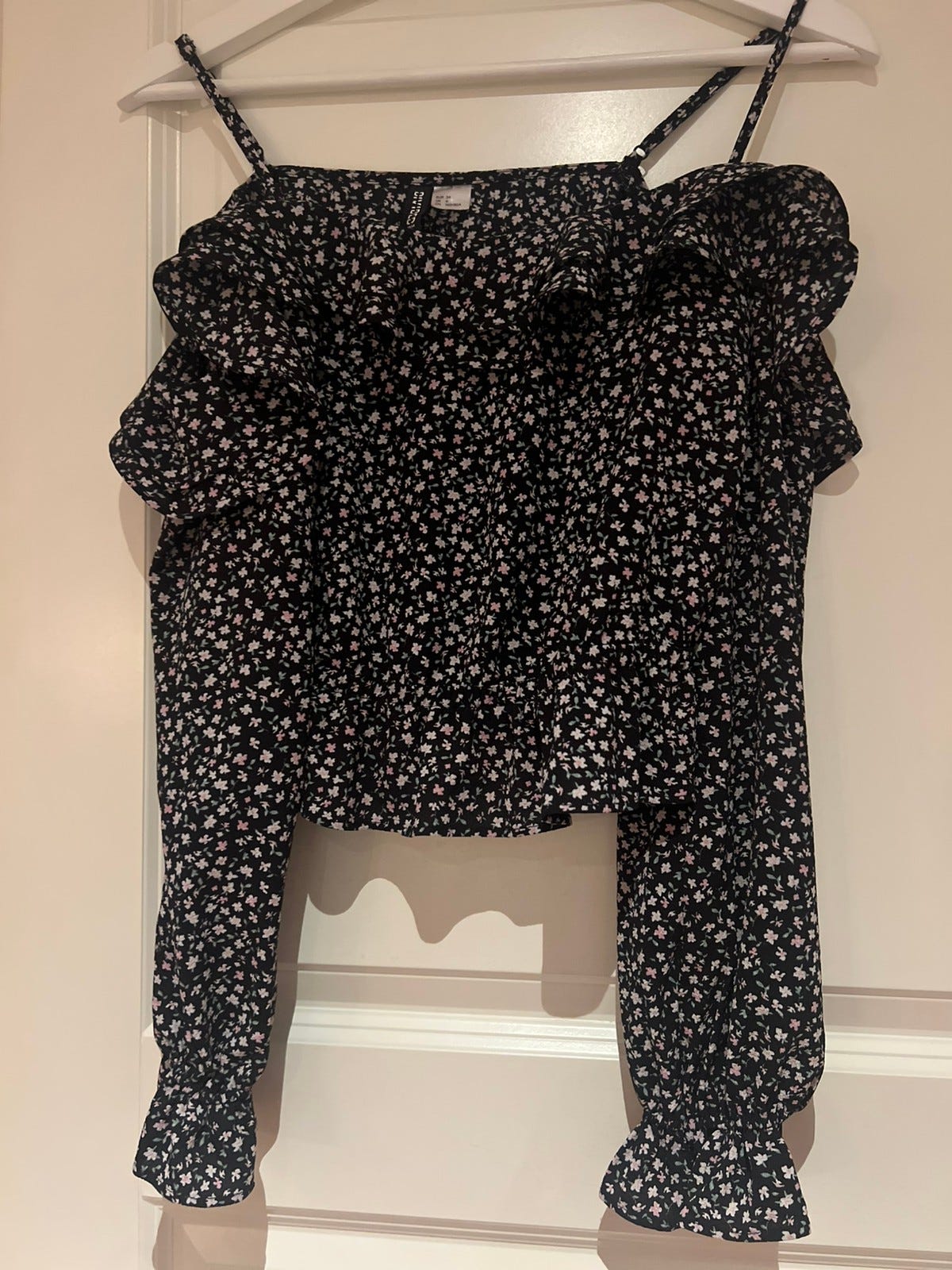 Blomstrete topp | FINN-torget