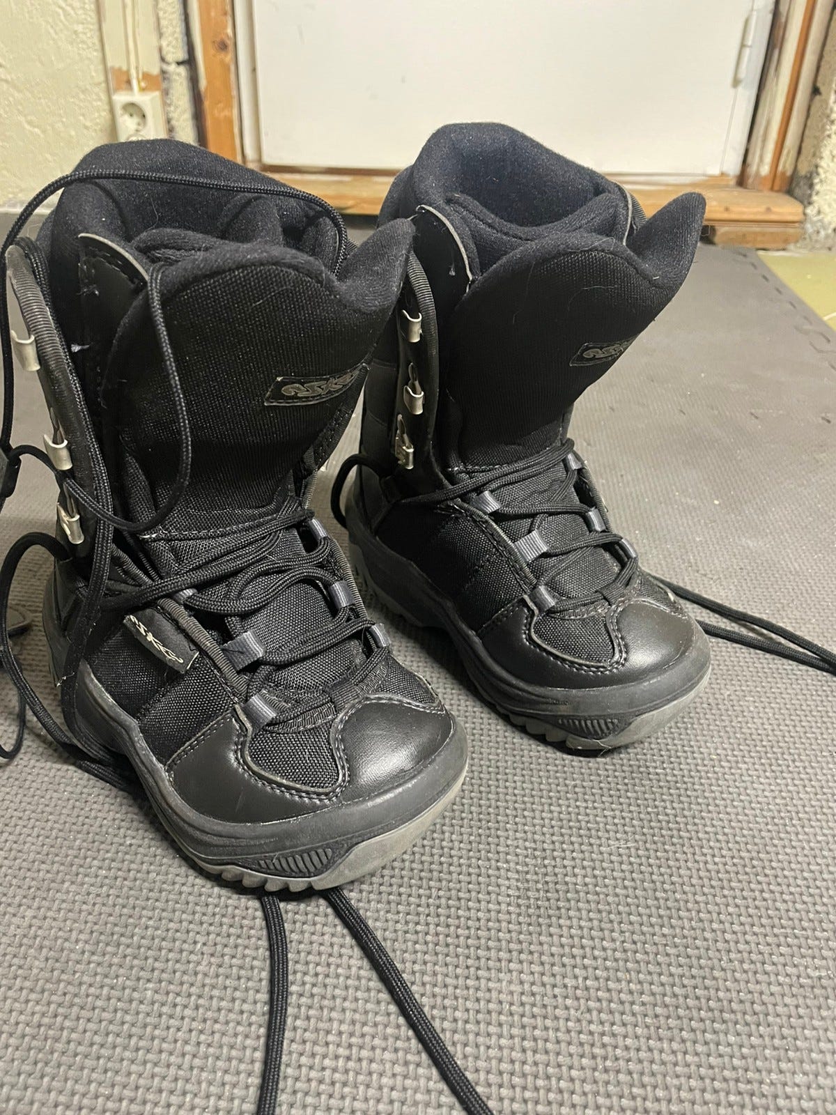 Snowboard sko til barn | FINN-torget