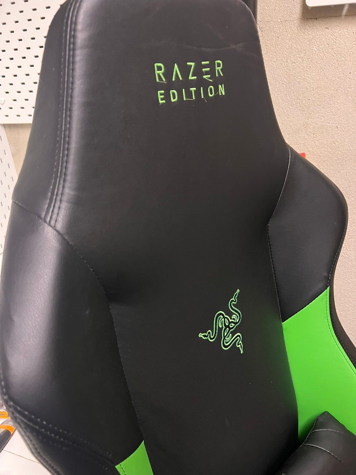 Razer gaming edition gaming stol. | FINN-torget