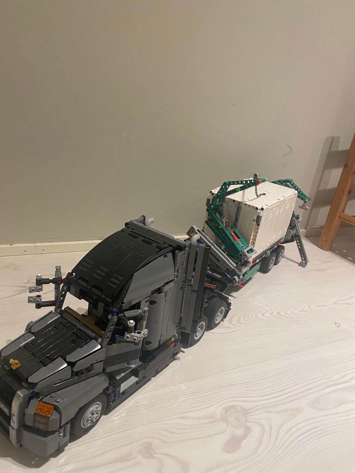 Lego Teknikk lastebil | FINN-torget