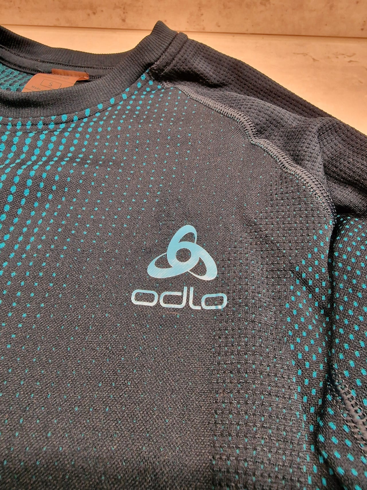 Fin Odlo genser i flott farve selges rimelig | FINN-torget