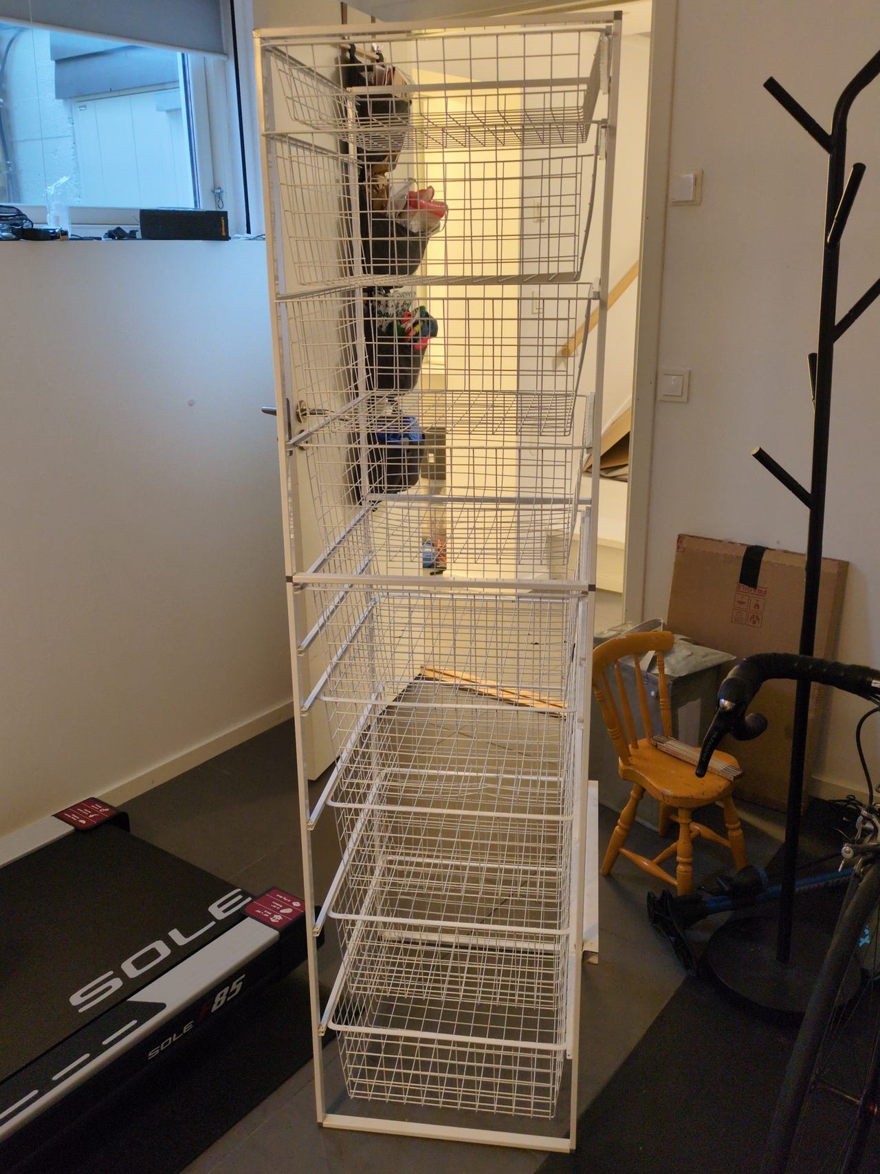 ELFA hyllestativ med trådkurver | FINN-torget