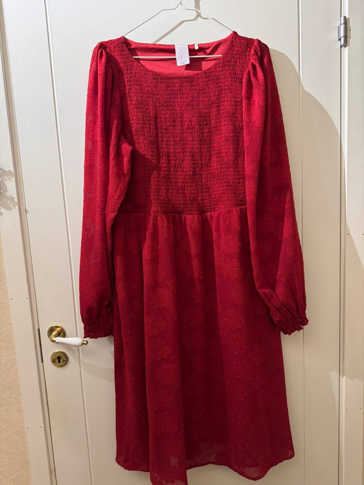 Careless Anna julekjole 2024 | FINN-torget