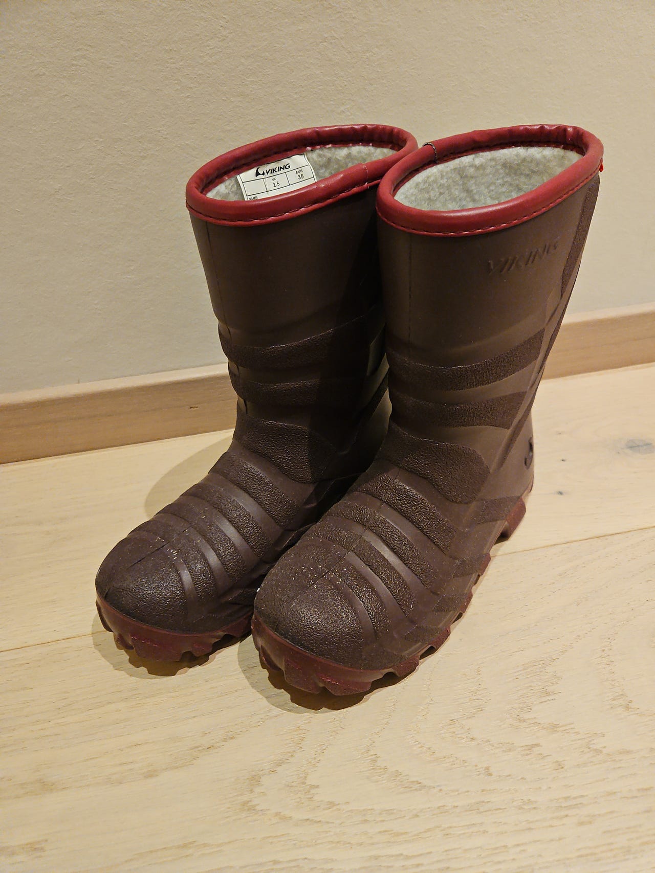 Lilla Viking Cherrox str 35 | FINN-torget