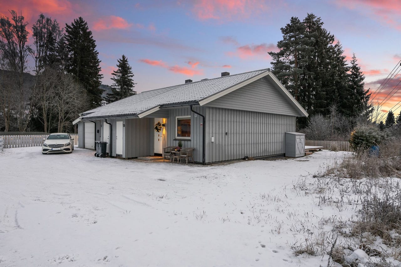 Påkostet og fin halvpart av tomannsbolig med flott beliggenhet i sentrumsnære omgivelser | Alt ...