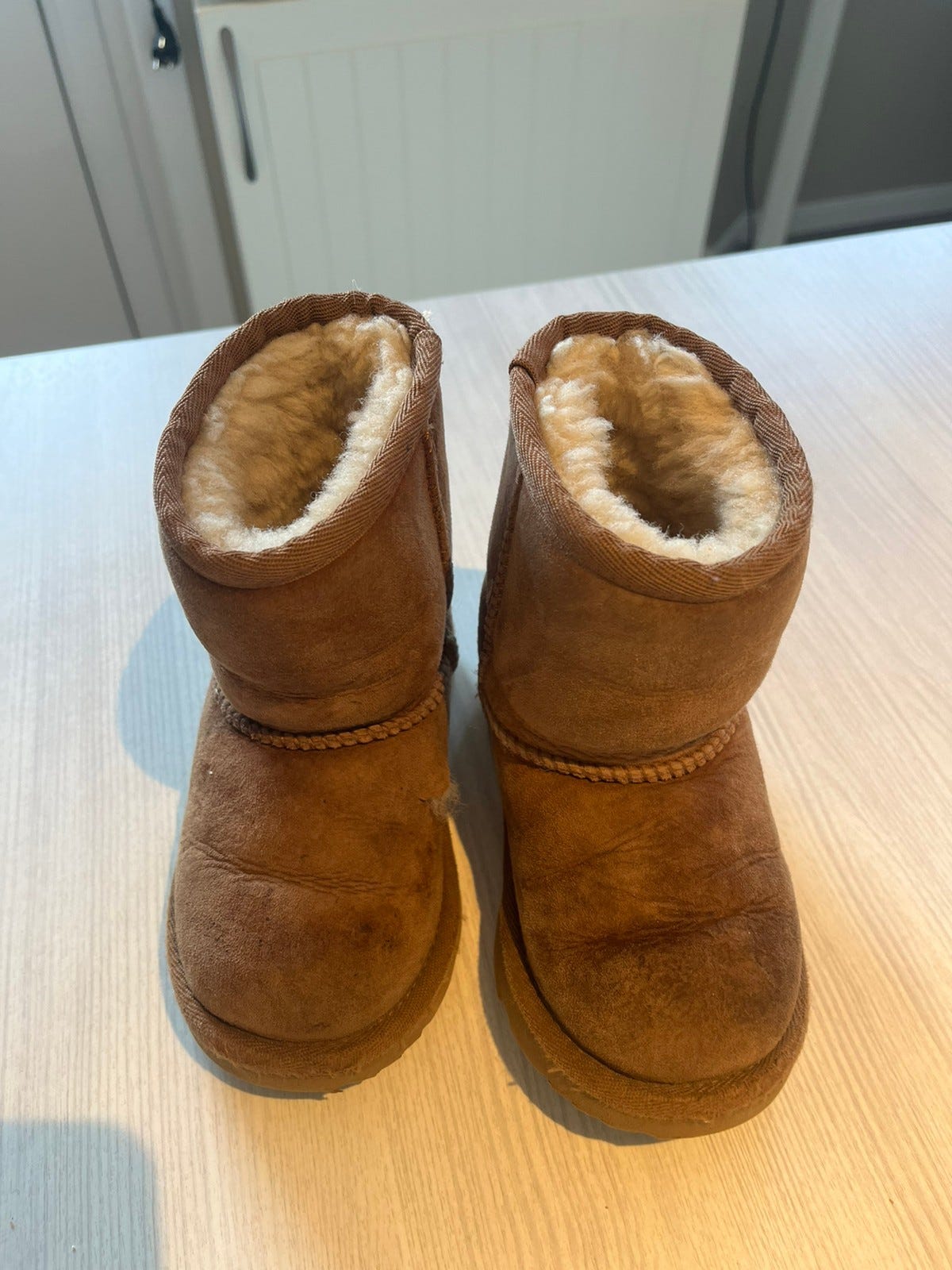 Ugg str. 24 | FINN torget